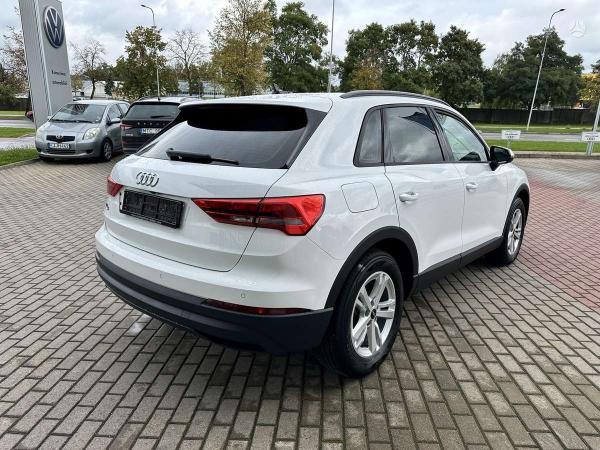 Audi Q3 2020 in Siauliai on AUTOMOTO.COM.LV White Audi Q3 2020 in Siauliai, with an engine capacity of 1.50 L and mileage of 90 thousand km for 19400 β¬, photo 5 on AUTOMOTO.COM.LV