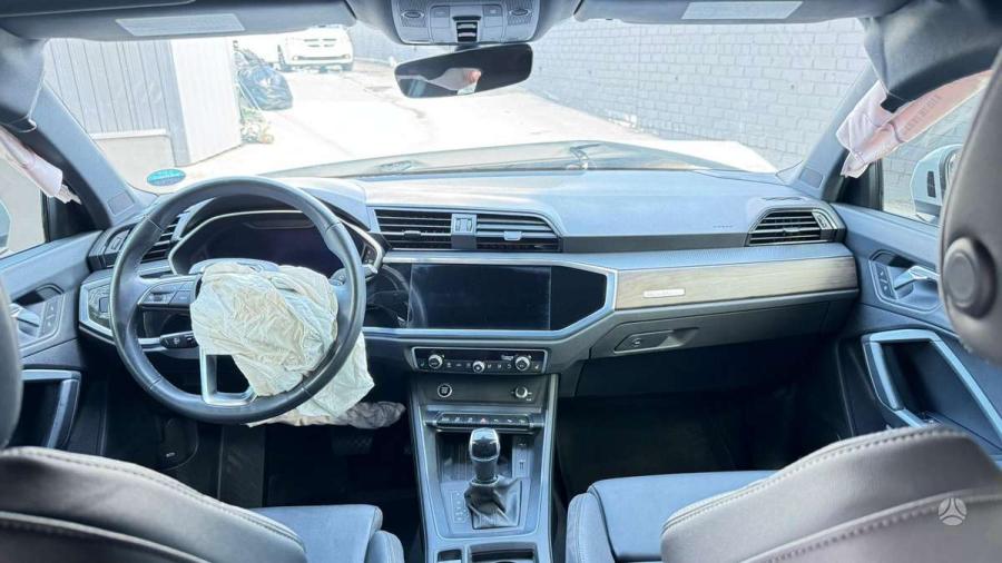 White Audi Q3 2021 in Ukmerge, with an engine capacity of 1.98 L and mileage of 61 thousand km for 9999 €, photo 15 on AUTOMOTO.COM.LV