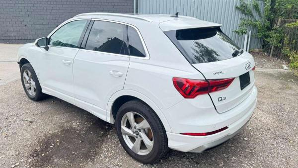 White Audi Q3 2021 in Ukmerge, with an engine capacity of 1.98 L and mileage of 95 thousand km for 8499 €, photo 1 on AUTOMOTO.COM.LV