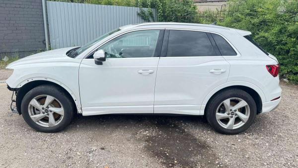 White Audi Q3 2021 in Ukmerge, with an engine capacity of 1.98 L and mileage of 95 thousand km for 8499 €, photo 8 on AUTOMOTO.COM.LV