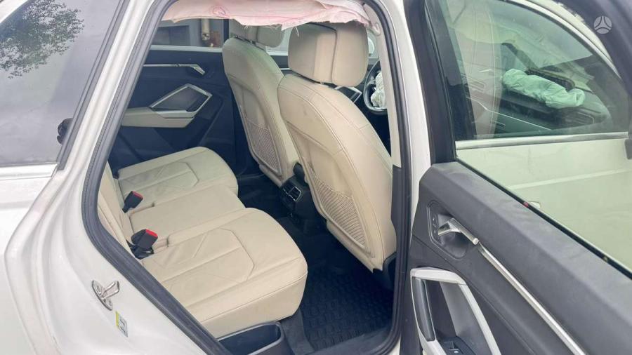 White Audi Q3 2021 in Ukmerge, with an engine capacity of 1.98 L and mileage of 95 thousand km for 8499 €, photo 17 on AUTOMOTO.COM.LV