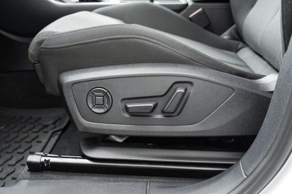 Balts Audi Q3 2021 Mārupe, ar dzinēja tilpumu 1.50 L un nobraukumu 46 tūkst. km par 25150 €, foto 10 vietnē AUTOMOTO.COM.LV