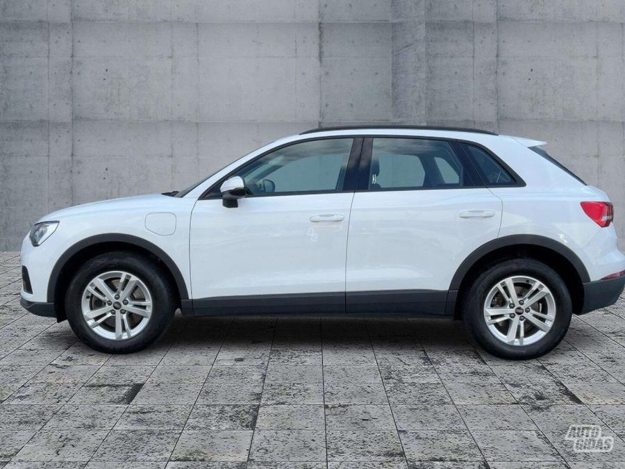 Balts Audi Q3 2022 Kauņa, ar dzinēja tilpumu 1.40 L un nobraukumu 45 tūkst. km par 27929 €, foto 4 vietnē AUTOMOTO.COM.LV