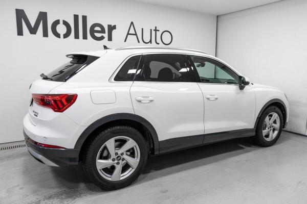 Balts Audi Q3 2022 Viļņa, ar dzinēja tilpumu 2.00 L un nobraukumu 152 tūkst. km par 24900 €, foto 4 vietnē AUTOMOTO.COM.LV