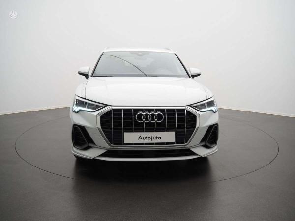 White Audi Q3 2022 in Vilnius, with an engine capacity of 1.50 L and mileage of 54 thousand km for 26900 €, photo 2 on AUTOMOTO.COM.LV