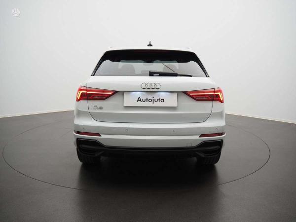 White Audi Q3 2022 in Vilnius, with an engine capacity of 1.50 L and mileage of 54 thousand km for 26900 €, photo 5 on AUTOMOTO.COM.LV