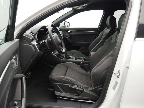 White Audi Q3 2022 in Vilnius, with an engine capacity of 1.50 L and mileage of 54 thousand km for 26900 €, photo 8 on AUTOMOTO.COM.LV