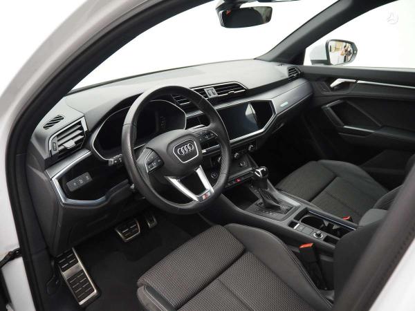 White Audi Q3 2022 in Vilnius, with an engine capacity of 1.50 L and mileage of 54 thousand km for 26900 €, photo 9 on AUTOMOTO.COM.LV