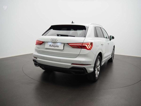 Balts Audi Q3 2022 Viļņa, ar dzinēja tilpumu 1.50 L un nobraukumu 54 tūkst. km par 26900 €, foto 4 vietnē AUTOMOTO.COM.LV