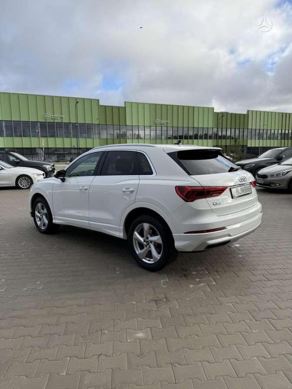 Balts Audi Q3 2022 Viļņa, ar dzinēja tilpumu 1.98 L un nobraukumu 90 tūkst. km par 22500 €, foto 5 vietnē AUTOMOTO.COM.LV