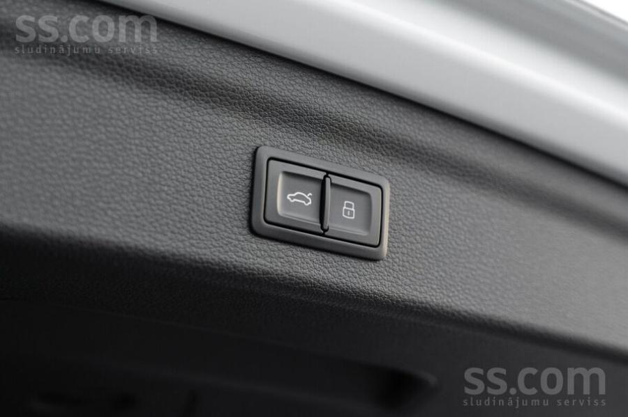 White Audi Q3 2022 in Riga, with an engine capacity of 1.40 L and mileage of 98 thousand km for 26800 €, photo 61 on AUTOMOTO.COM.LV
