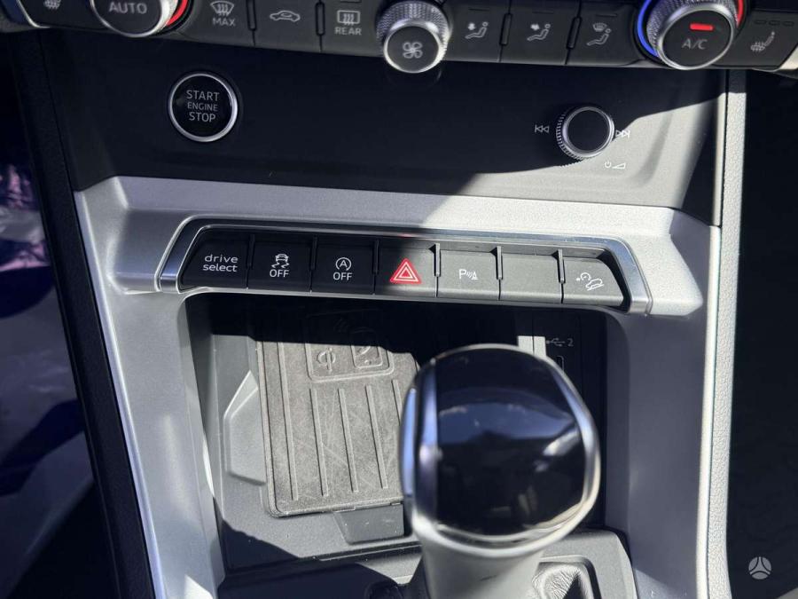 Balts Audi Q3 2022 Kauņa, ar dzinēja tilpumu 1.98 L un nobraukumu 110 tūkst. km par 23900 €, foto 25 vietnē AUTOMOTO.COM.LV