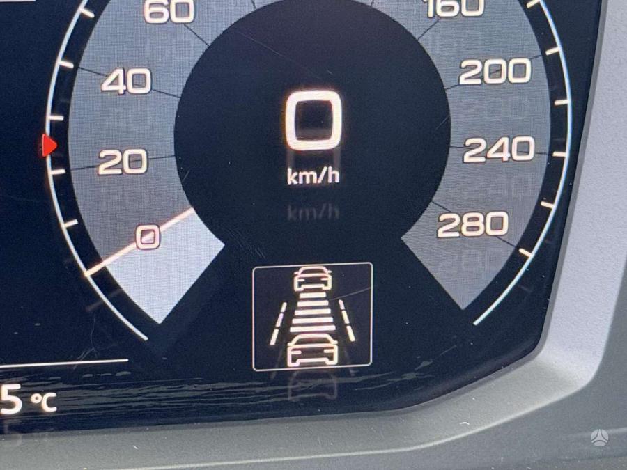 Balts Audi Q3 2022 Kauņa, ar dzinēja tilpumu 1.98 L un nobraukumu 110 tūkst. km par 23900 €, foto 27 vietnē AUTOMOTO.COM.LV