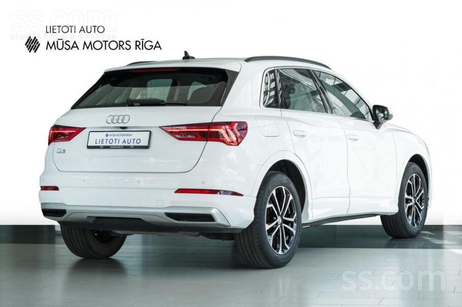 White Audi Q3 2023 in Riga, with an engine capacity of 1.50 L and mileage of 45 thousand km for 27900 €, photo 3 on AUTOMOTO.COM.LV