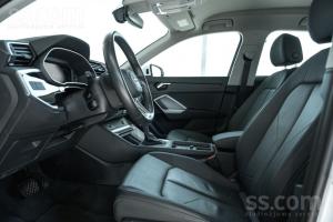 White Audi Q3 2023 in Riga, with an engine capacity of 1.50 L and mileage of 45 thousand km for 27900 €, photo 6 on AUTOMOTO.COM.LV