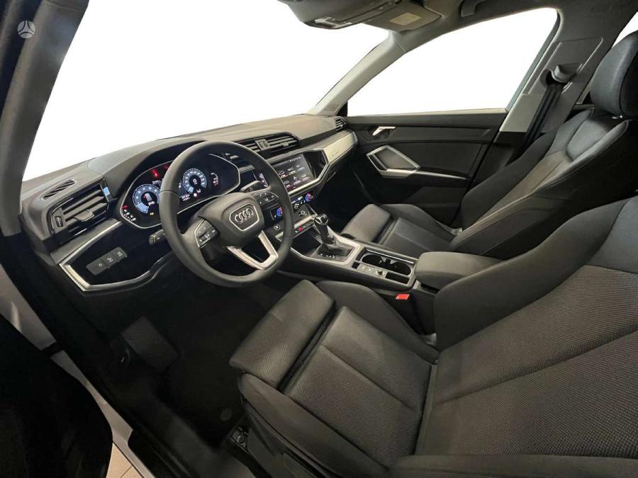 Balts Audi Q3 2025 Kauņa, ar dzinēja tilpumu 1.50 L un nobraukumu 4 tūkst. km par 29800 €, foto 8 vietnē AUTOMOTO.COM.LV