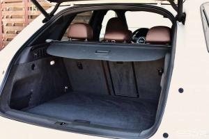 White Audi Q3 2018 in Kretinga, with an engine capacity of 2.00 L and mileage of 80 thousand km for 15900 €, photo 12 on AUTOMOTO.COM.LV