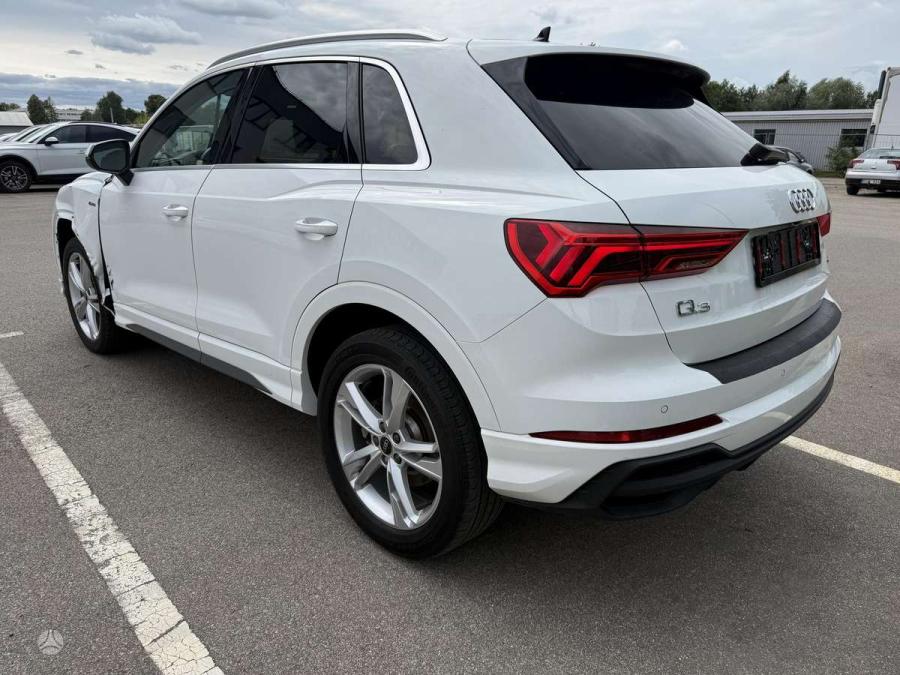 White Audi Q3 2023 in Siauliai, with an engine capacity of 2.00 L and mileage of 61 thousand km for 20449 €, photo 7 on AUTOMOTO.COM.LV