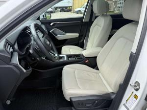 White Audi Q3 2023 in Siauliai, with an engine capacity of 2.00 L and mileage of 61 thousand km for 20449 €, photo 12 on AUTOMOTO.COM.LV