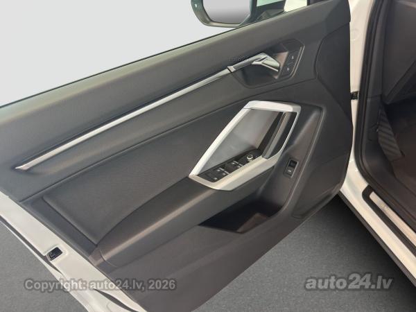 Balts Audi Q3 2021 Tallina, ar dzinēja tilpumu 1.50 L un nobraukumu 114 tūkst. km par 24900 €, foto 7 vietnē AUTOMOTO.COM.LV