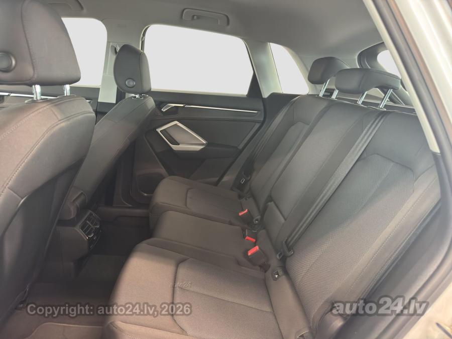 Balts Audi Q3 2021 Tallina, ar dzinēja tilpumu 1.50 L un nobraukumu 114 tūkst. km par 24900 €, foto 9 vietnē AUTOMOTO.COM.LV