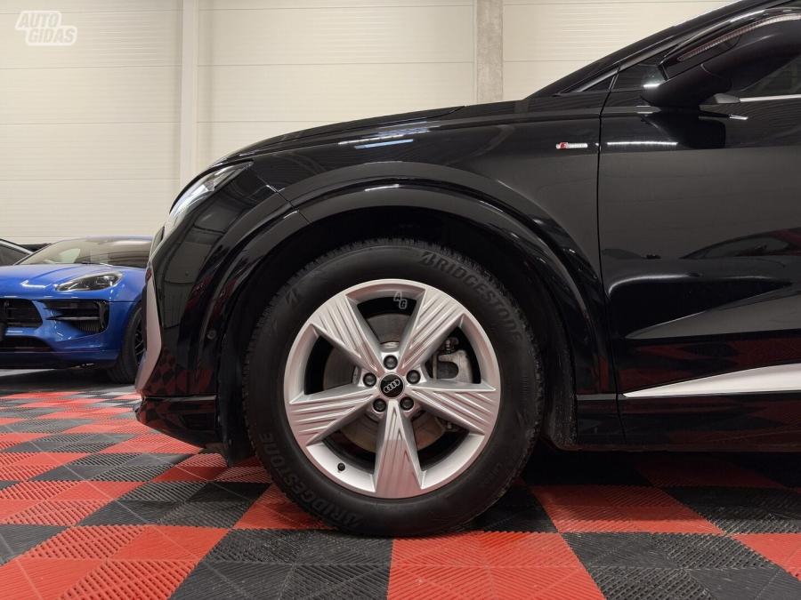 Black Audi Q4 e-tron 2022 in Vilnius, with an engine capacity of 0.00 L and mileage of 48 thousand km for 28990 €, photo 9 on AUTOMOTO.COM.LV