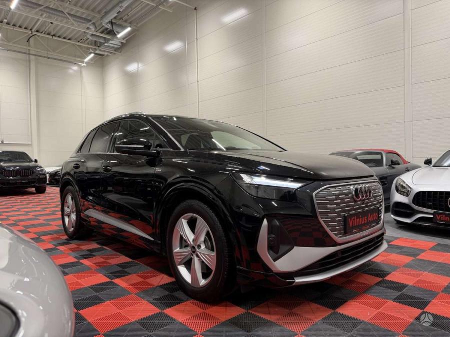Black Audi Q4 e-tron 2022 in Vilnius, with an engine capacity of 0.00 L and mileage of 48 thousand km for 28990 €, photo 3 on AUTOMOTO.COM.LV