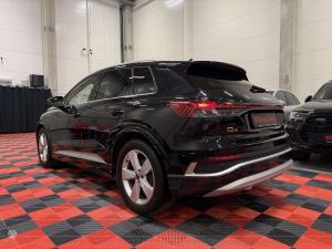 Black Audi Q4 e-tron 2022 in Vilnius, with an engine capacity of 0.00 L and mileage of 48 thousand km for 28990 €, photo 6 on AUTOMOTO.COM.LV