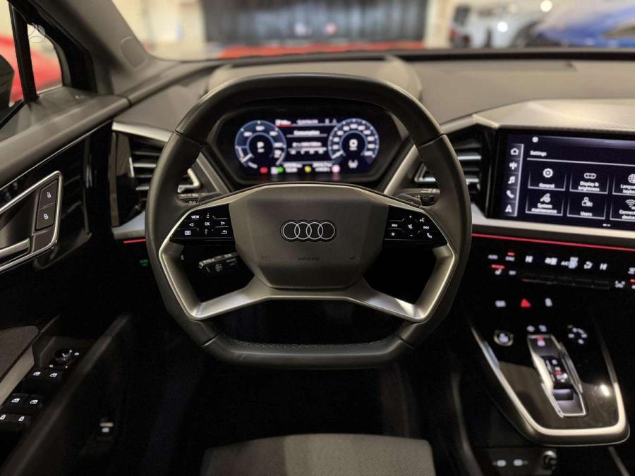 Black Audi Q4 e-tron 2022 in Vilnius, with an engine capacity of 0.00 L and mileage of 48 thousand km for 28990 €, photo 18 on AUTOMOTO.COM.LV