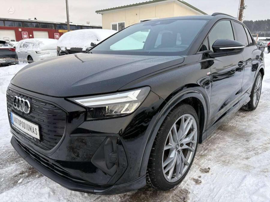 Melns Audi Q4 e-tron 2022 Viļņa, ar dzinēja tilpumu 0.00 L un nobraukumu 117 tūkst. km par 25950 €, foto 1 vietnē AUTOMOTO.COM.LV