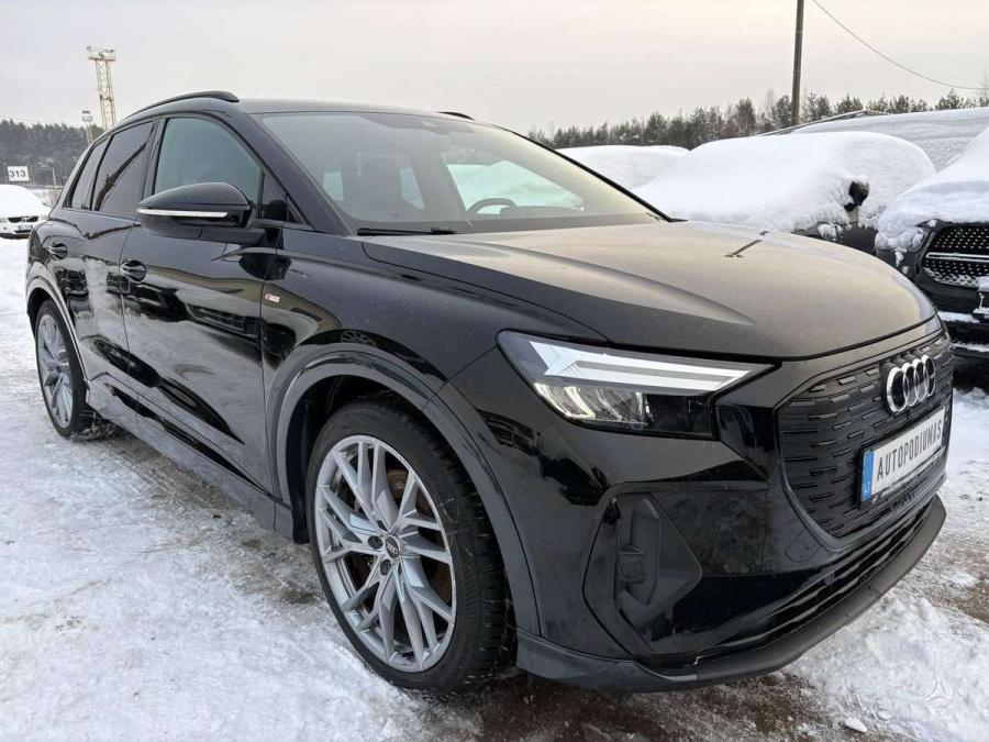 Melns Audi Q4 e-tron 2022 Viļņa, ar dzinēja tilpumu 0.00 L un nobraukumu 117 tūkst. km par 25950 €, foto 2 vietnē AUTOMOTO.COM.LV