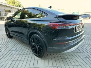 Black Audi Q4 e-tron 2022 in Kaunas, with an engine capacity of 0.00 L and mileage of 196 thousand km for 21700 €, photo 4 on AUTOMOTO.COM.LV