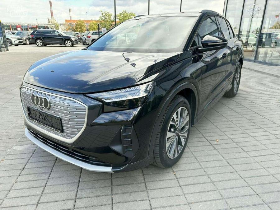 Black Audi Q4 e-tron 2022 in Kaunas, with an engine capacity of 0.00 L and mileage of 164 thousand km for 20500 €, photo 1 on AUTOMOTO.COM.LV