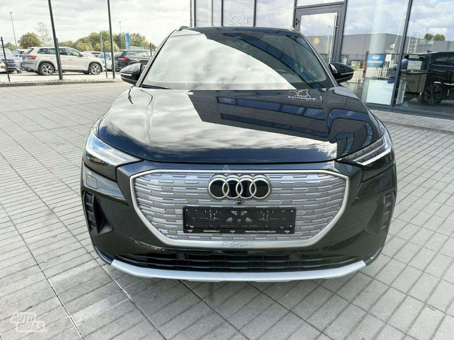 Black Audi Q4 e-tron 2022 in Kaunas, with an engine capacity of 0.00 L and mileage of 164 thousand km for 20500 €, photo 2 on AUTOMOTO.COM.LV