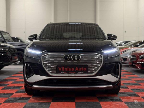 Черный Ауди Q4 e-tron 2022 в Вильнюс, объемом двигателя 0.00 л и пробегом 48 тыс. км за 27990 €, фото 2 на AUTOMOTO.COM.LV