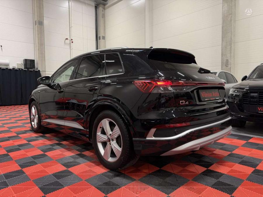 Melns Audi Q4 e-tron 2022 Viļņa, ar dzinēja tilpumu 0.00 L un nobraukumu 48 tūkst. km par 27990 €, foto 7 vietnē AUTOMOTO.COM.LV