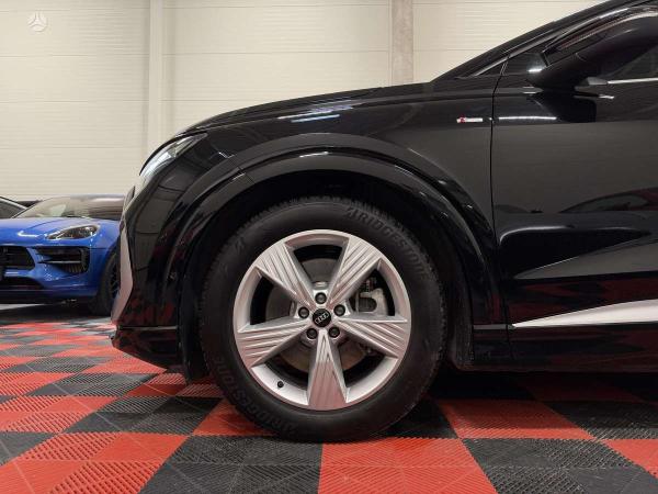 Черный Ауди Q4 e-tron 2022 в Вильнюс, объемом двигателя 0.00 л и пробегом 48 тыс. км за 27990 €, фото 9 на AUTOMOTO.COM.LV