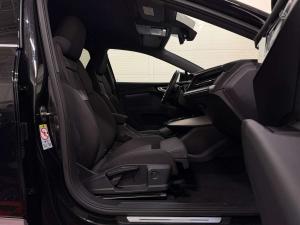 Melns Audi Q4 e-tron 2022 Viļņa, ar dzinēja tilpumu 0.00 L un nobraukumu 48 tūkst. km par 27990 €, foto 15 vietnē AUTOMOTO.COM.LV
