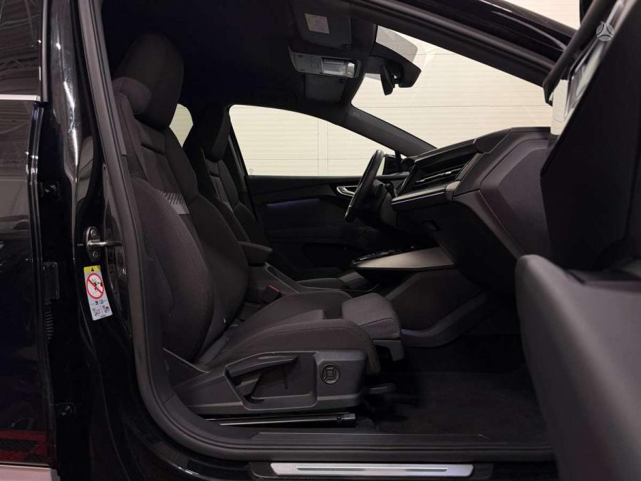 Melns Audi Q4 e-tron 2022 Viļņa, ar dzinēja tilpumu 0.00 L un nobraukumu 48 tūkst. km par 27990 €, foto 15 vietnē AUTOMOTO.COM.LV