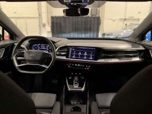 Melns Audi Q4 e-tron 2022 Viļņa, ar dzinēja tilpumu 0.00 L un nobraukumu 48 tūkst. km par 27990 €, foto 17 vietnē AUTOMOTO.COM.LV