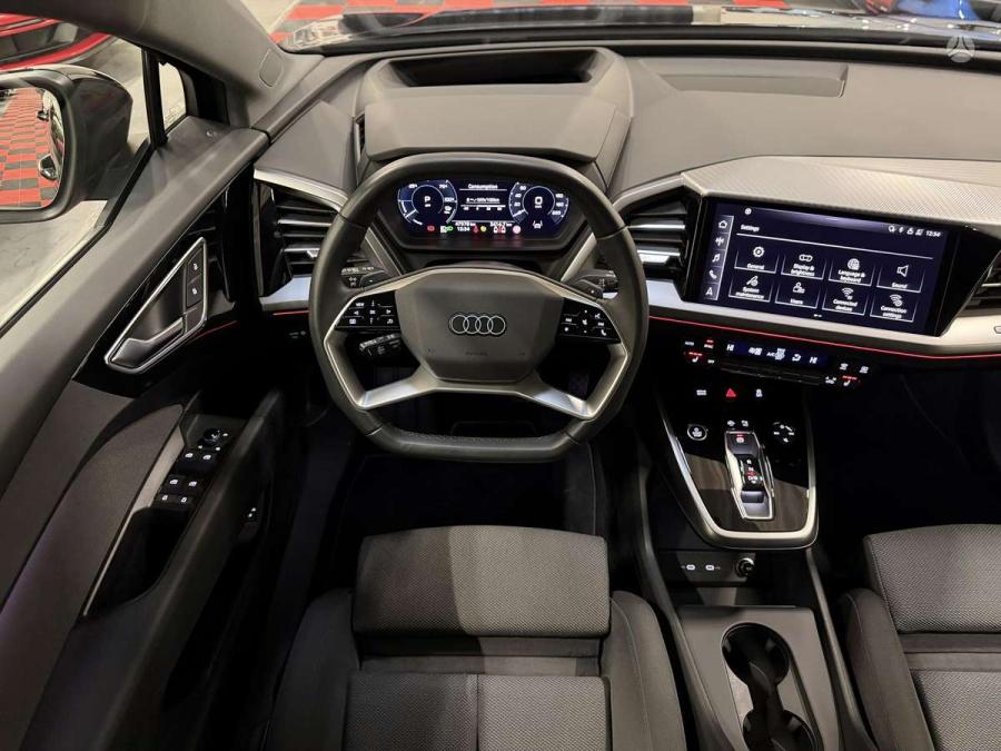 Melns Audi Q4 e-tron 2022 Viļņa, ar dzinēja tilpumu 0.00 L un nobraukumu 48 tūkst. km par 27990 €, foto 18 vietnē AUTOMOTO.COM.LV