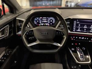 Melns Audi Q4 e-tron 2022 Viļņa, ar dzinēja tilpumu 0.00 L un nobraukumu 48 tūkst. km par 27990 €, foto 19 vietnē AUTOMOTO.COM.LV