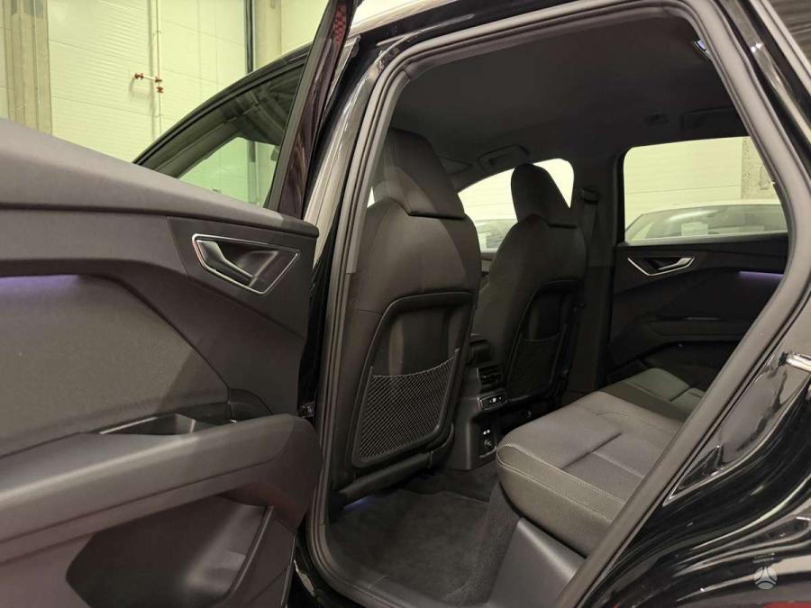Melns Audi Q4 e-tron 2022 Viļņa, ar dzinēja tilpumu 0.00 L un nobraukumu 48 tūkst. km par 27990 €, foto 30 vietnē AUTOMOTO.COM.LV
