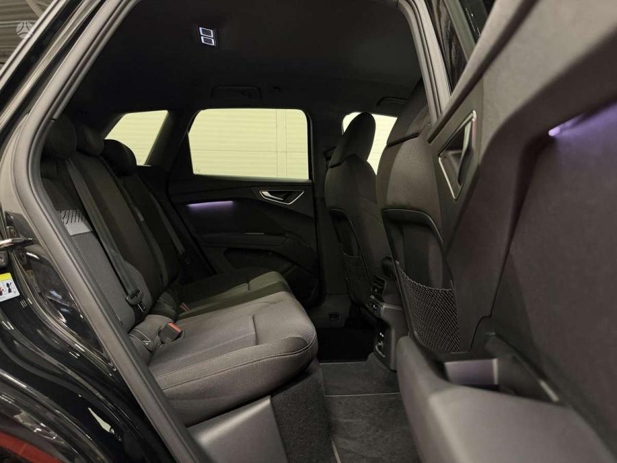 Melns Audi Q4 e-tron 2022 Viļņa, ar dzinēja tilpumu 0.00 L un nobraukumu 48 tūkst. km par 27990 €, foto 31 vietnē AUTOMOTO.COM.LV