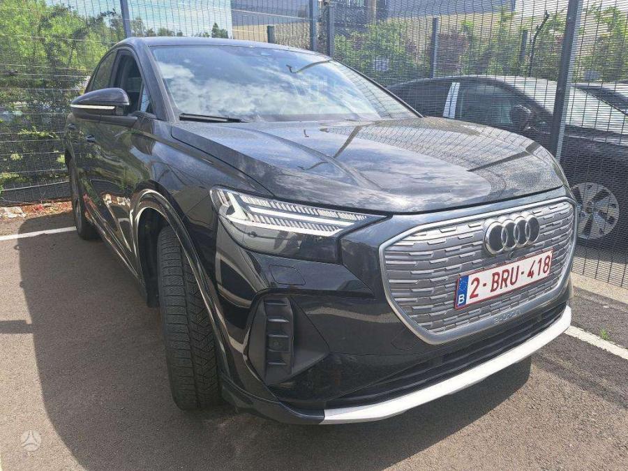 Melns Audi Q4 e-tron 2022 Viļņa, ar dzinēja tilpumu 0.00 L un nobraukumu 177 tūkst. km par 23700 €, foto 4 vietnē AUTOMOTO.COM.LV