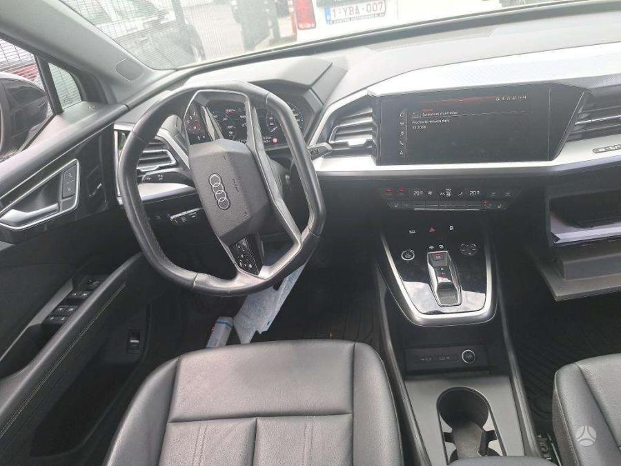 Melns Audi Q4 e-tron 2022 Viļņa, ar dzinēja tilpumu 0.00 L un nobraukumu 177 tūkst. km par 23700 €, foto 8 vietnē AUTOMOTO.COM.LV