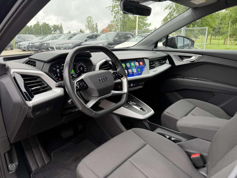 Melns Audi Q4 e-tron 2022 Šauļi, ar dzinēja tilpumu 0.00 L un nobraukumu 85 tūkst. km par 28990 €, foto 12 vietnē AUTOMOTO.COM.LV