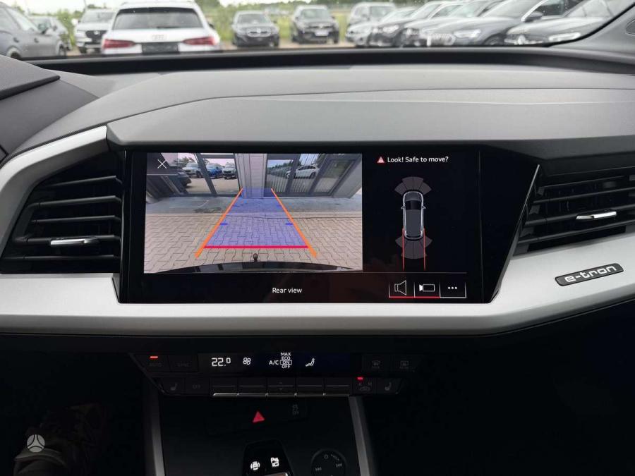 Melns Audi Q4 e-tron 2022 Šauļi, ar dzinēja tilpumu 0.00 L un nobraukumu 85 tūkst. km par 28990 €, foto 22 vietnē AUTOMOTO.COM.LV