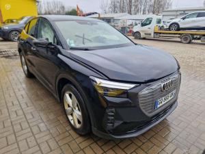 Melns Audi Q4 e-tron 2023 Kauņa, ar dzinēja tilpumu 0.00 L un nobraukumu 25 tūkst. km par 18300 €, foto 3 vietnē AUTOMOTO.COM.LV