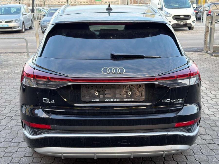 Melns Audi Q4 e-tron 2023 Marijampole, ar dzinēja tilpumu 0.00 L un nobraukumu 97 tūkst. km par 29950 €, foto 2 vietnē AUTOMOTO.COM.LV